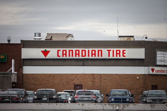 Canadian Tire a signé un accord pour vendre Helly Hansen pour 1,3G$ - Les Affaires