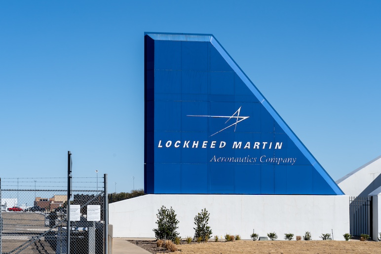 L'action de Lockheed Martin plongeait de plus de 9% en fin de matinée ...