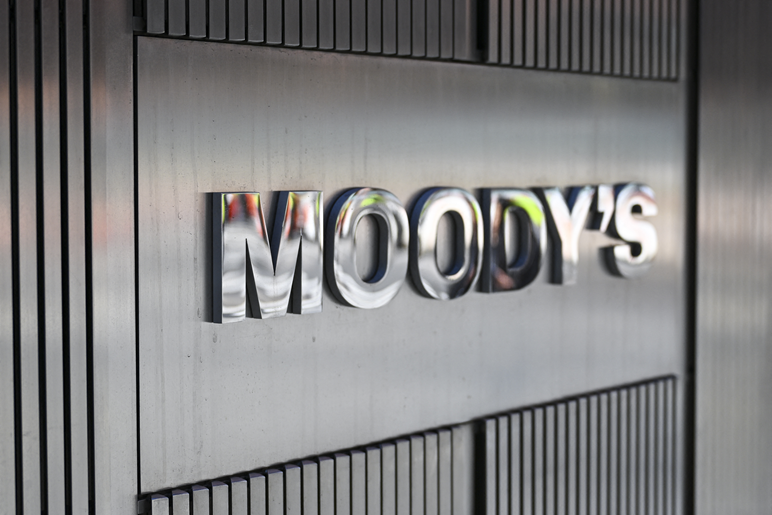 Moody’s abaisse la note de la dette américaine de Aaa à Aa1 - Les Affaires