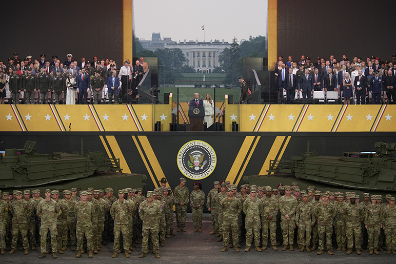 Des affrontements entre Israël et l'Iran, une parade militaire à 45M ...